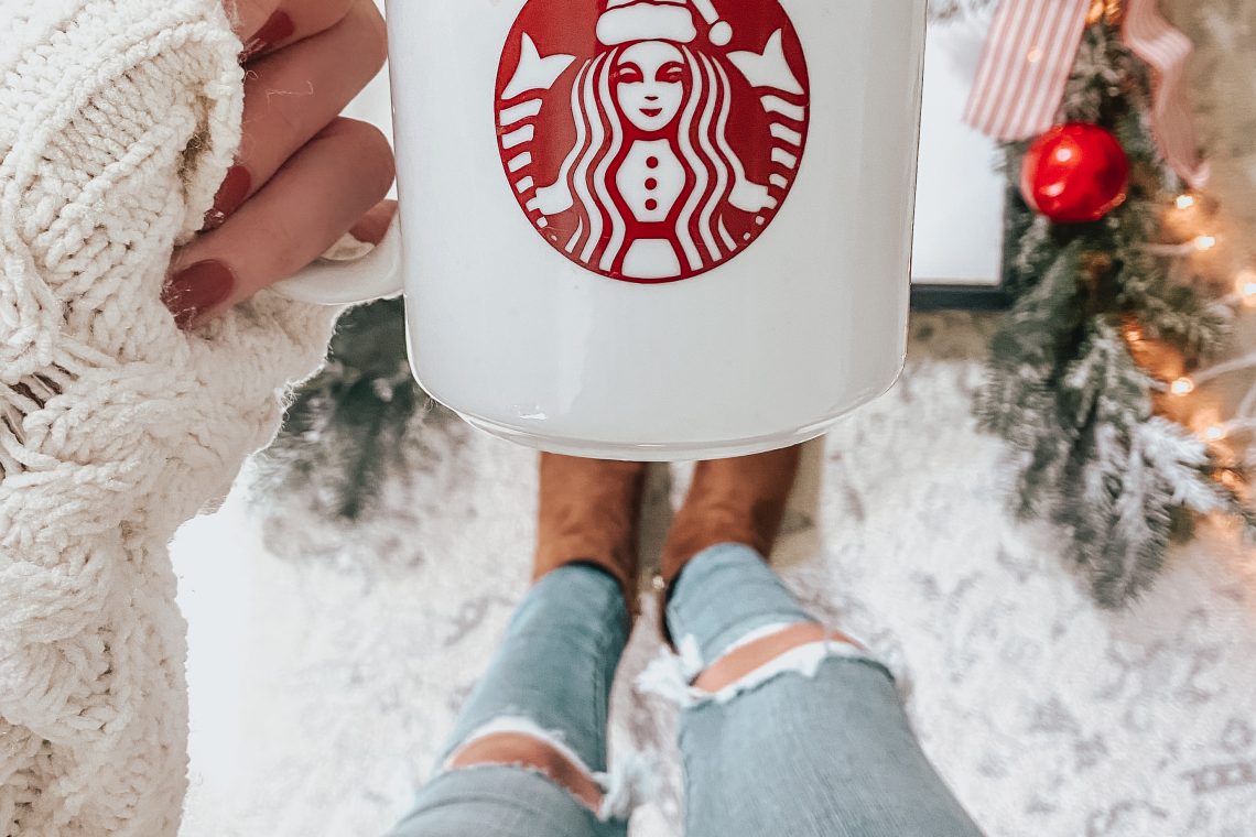 Santa Starbucks Logo - Kayla Makes